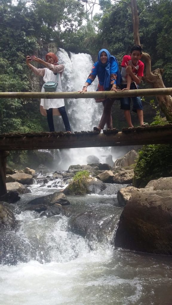 Nikmati Sensasi Wisata Alam Air Terjun Curug Embun Kepahiang yang ...
